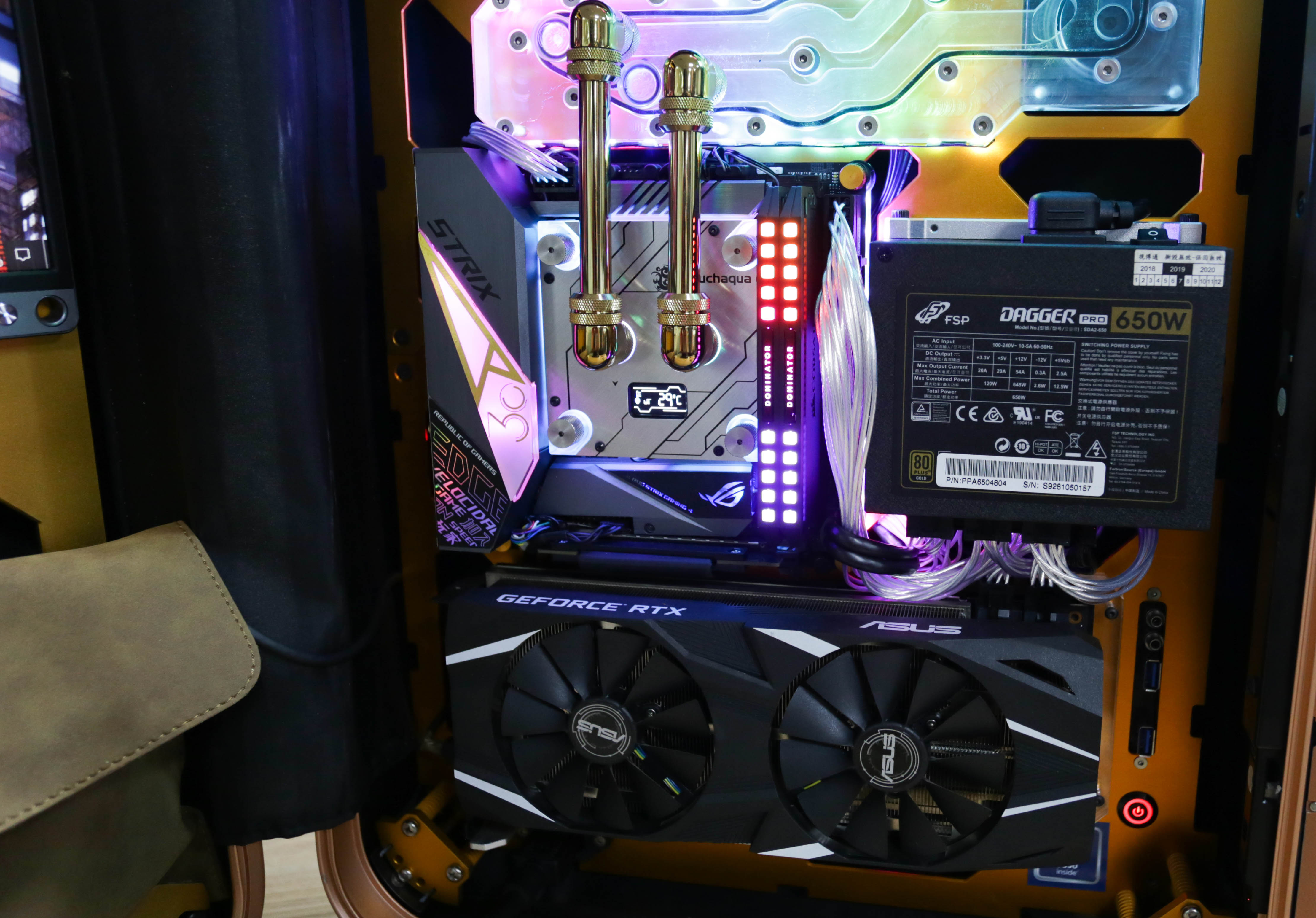 Trải Nghiệm Chơi Game Trên Chiếc Pc Vali Cực độc Cực đẹp Mượt Mà