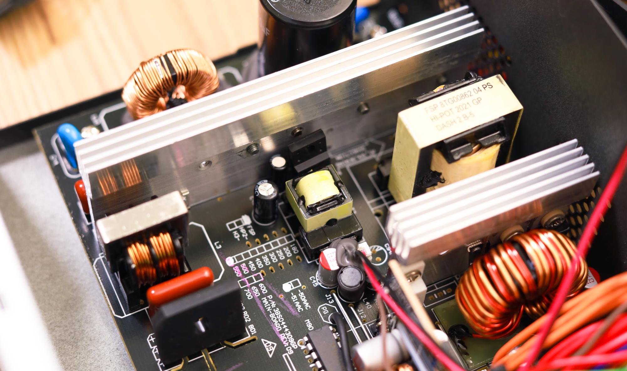 tin tức - FSP HV Pro 550W - Bộ nguồn chất lượng tốt, giá phải chăng cho ...