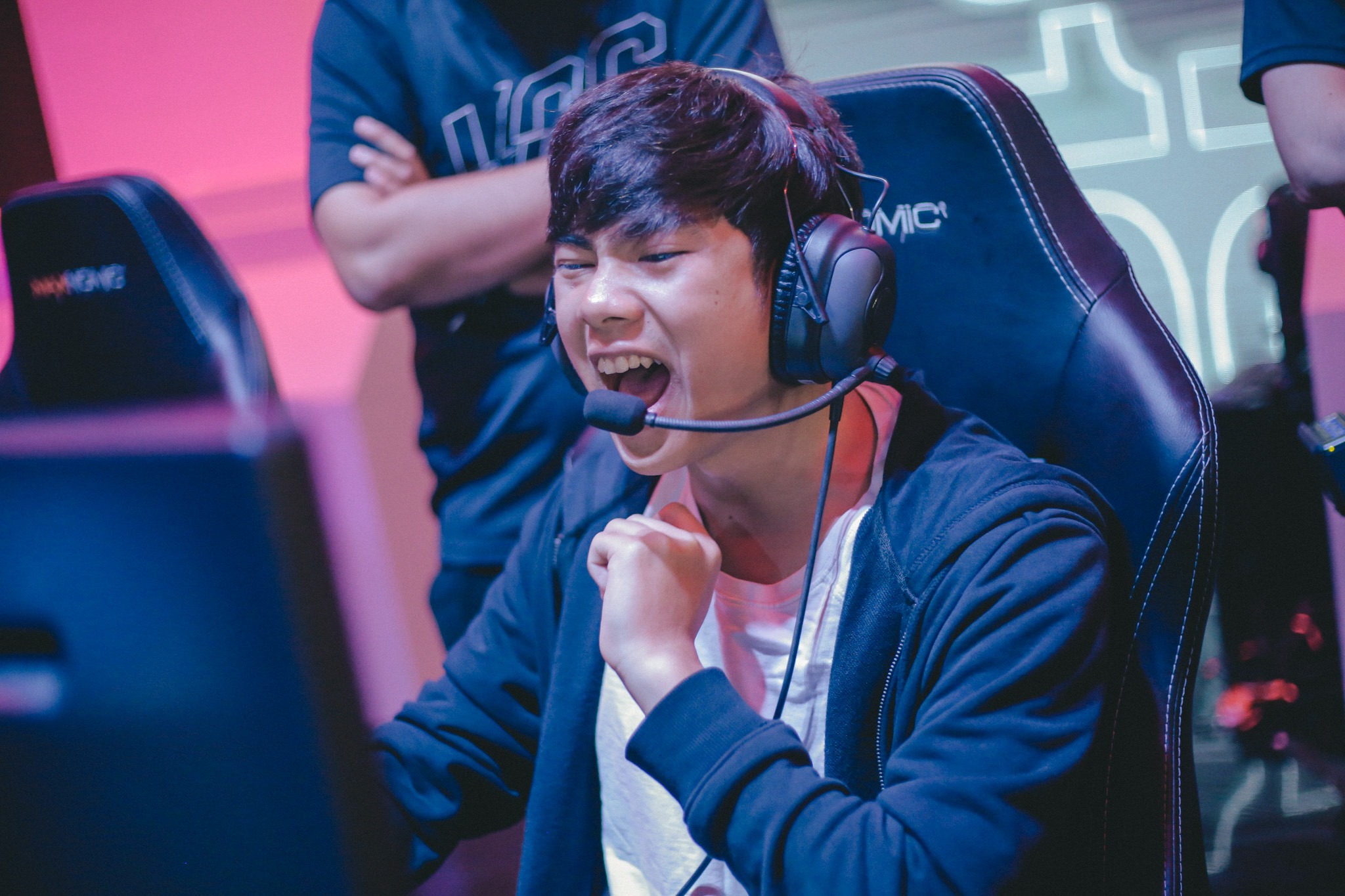 Valentine của các Hot Streamer Việt: Hỏi 5 người... thì 100% ở nhà ...