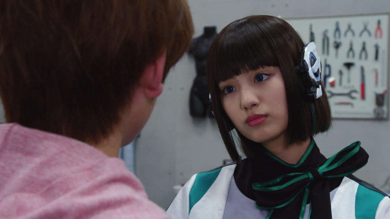 Đắm say trước bộ ảnh mới của "thư ký Izu" trong Kamen Rider Zero-One