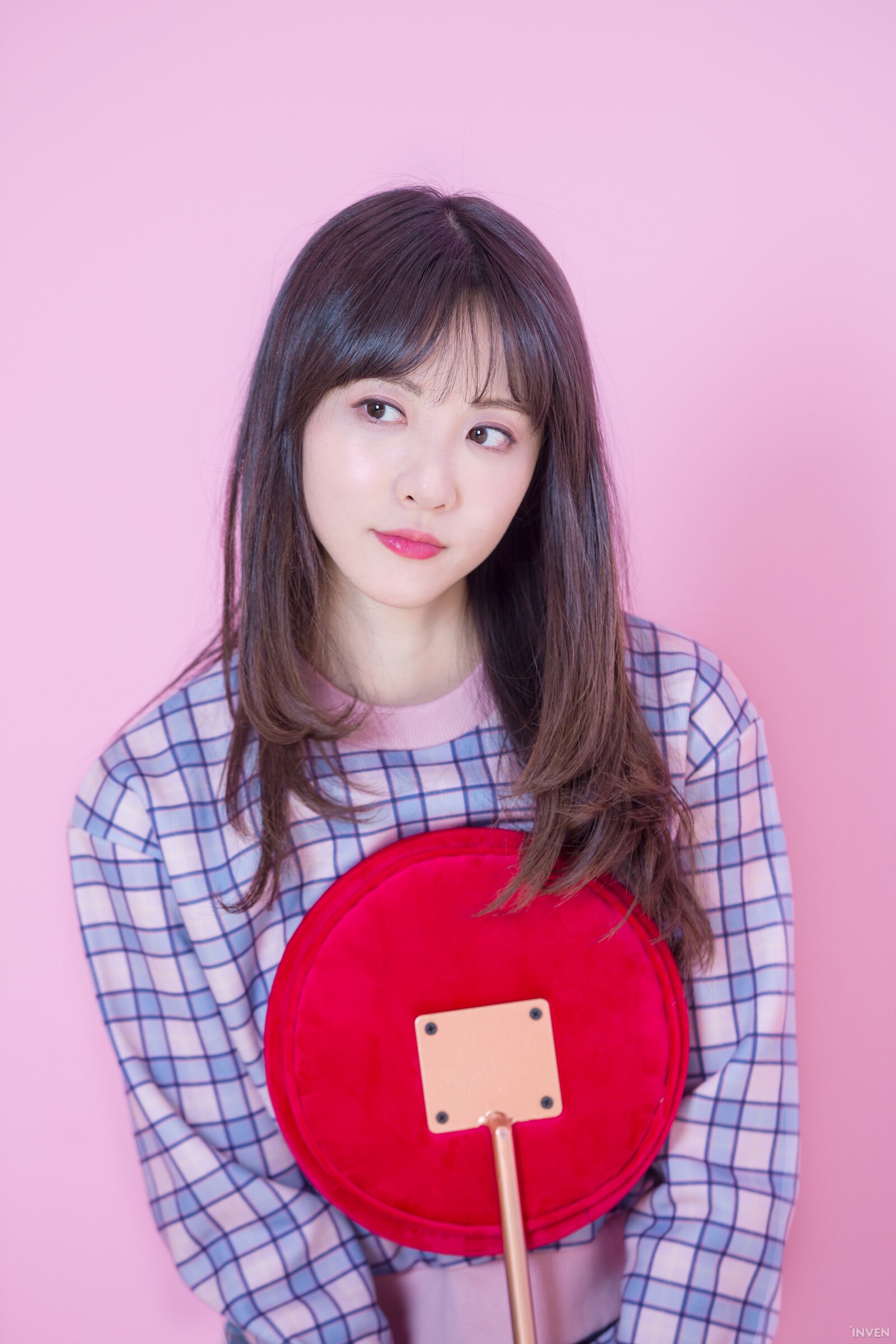 Nhan sắc ngọt ngào mê đắm của Kim Min-ah: MC dự báo thời tiết vụt sáng ...