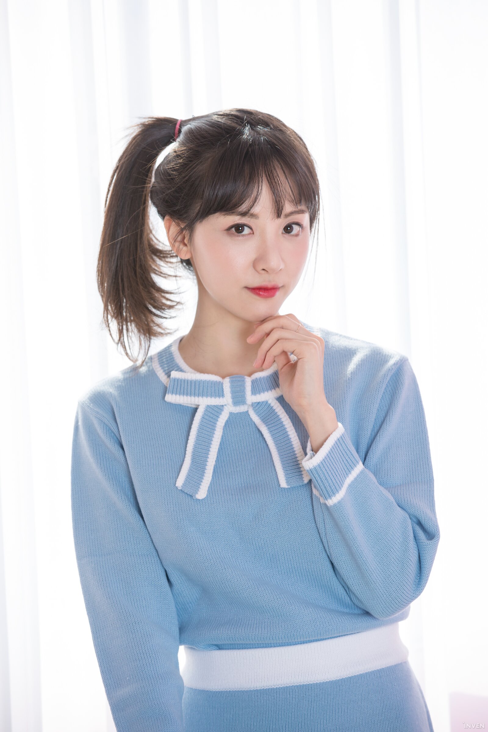 Nhan sắc ngọt ngào mê đắm của Kim Min-ah: MC dự báo thời tiết vụt sáng ...