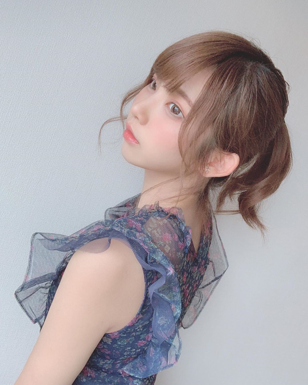 Ngắm nhan sắc đời thường đầy quyến rũ của Enako, mỹ nhân cosplay nổi ...