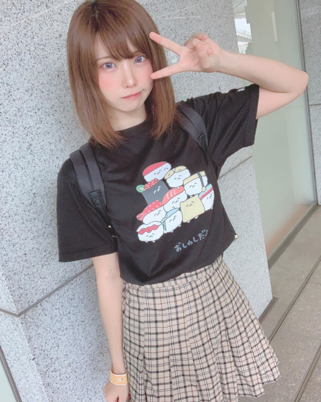 Ngắm nhan sắc đời thường đầy quyến rũ của Enako, mỹ nhân cosplay nổi ...