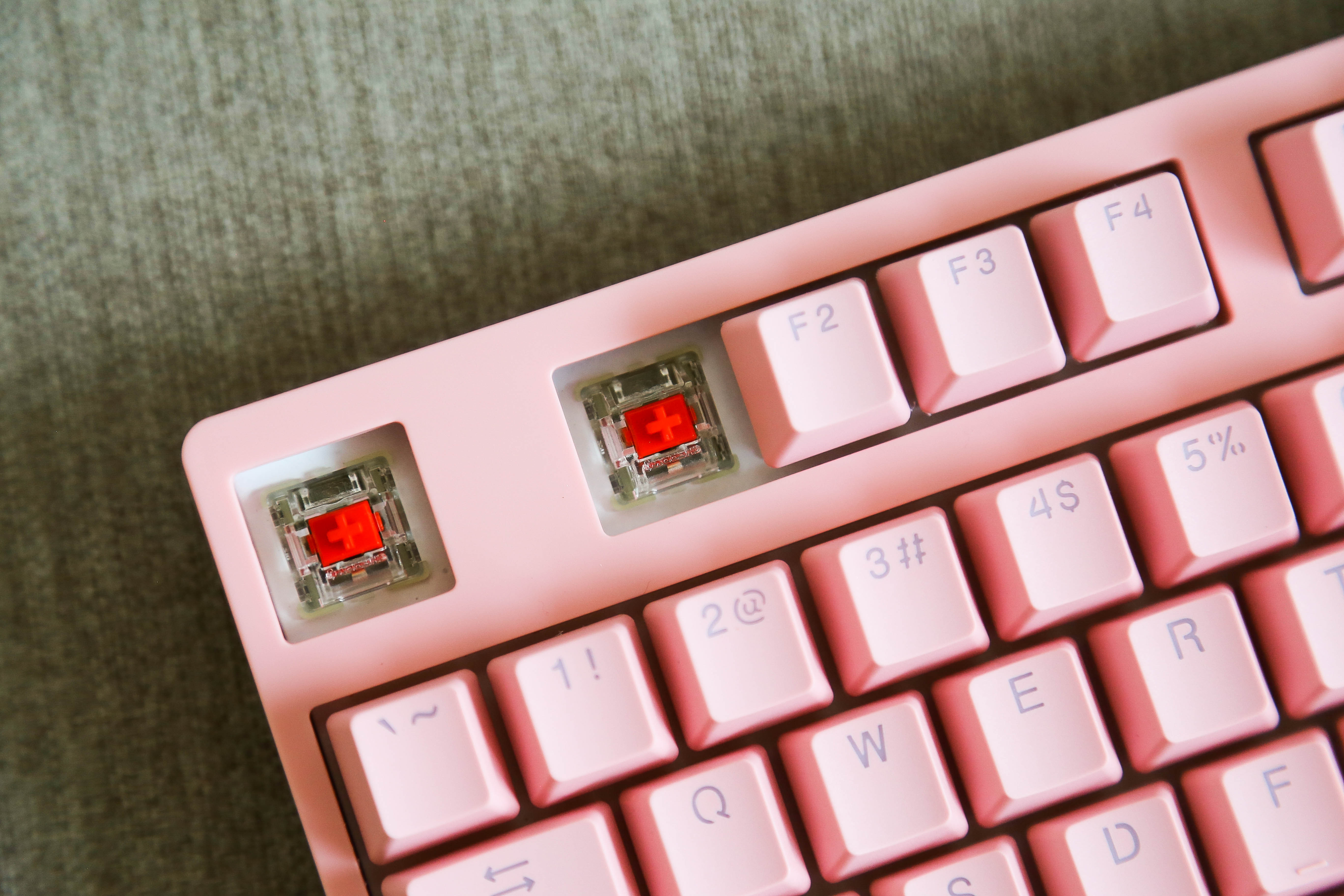 Trên tay AKKO 3018S RGB Pro: Full hồng độc đáo, gõ ngon, đèn nháy ‘xập ...