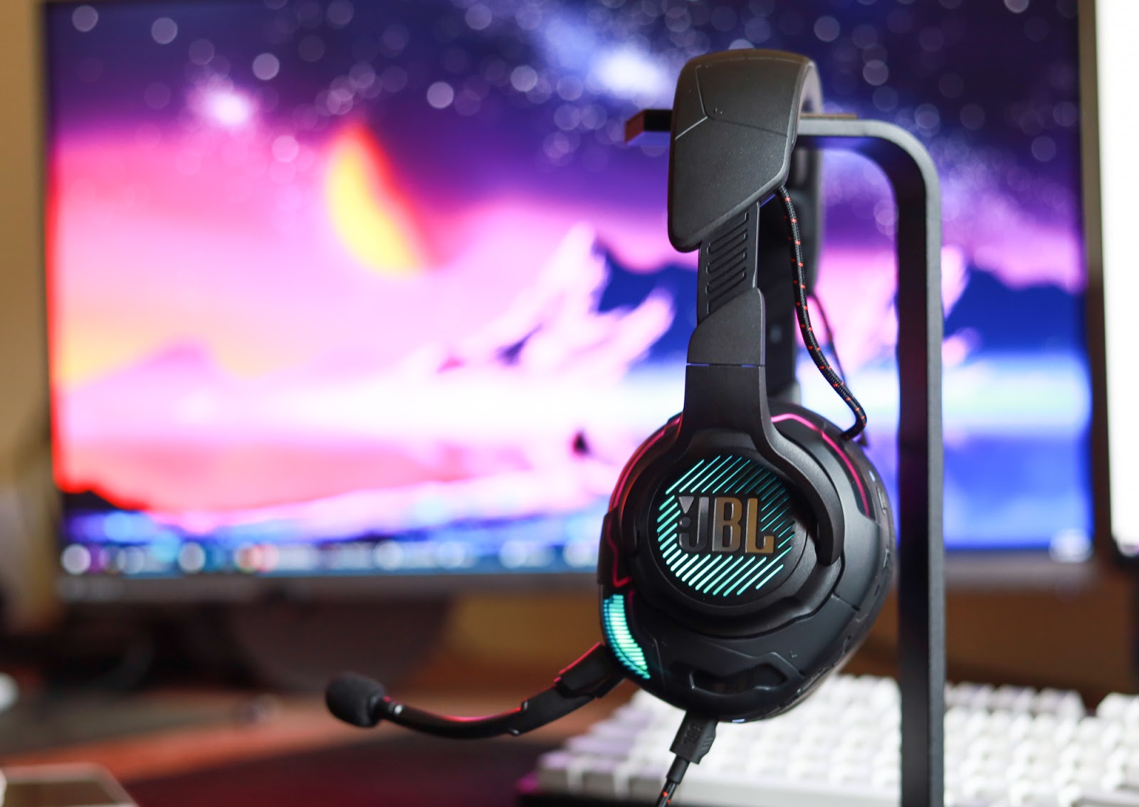 JBL Quantum One – ‘Tai nghe gaming đến từ tương lai’ siêu chất ...