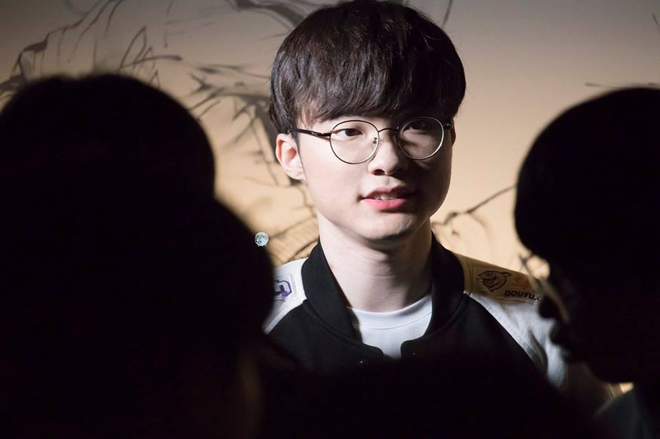 Faker và những điều 90% bạn chưa biết: Mỗi tháng chỉ tiêu 200.000, lon ...