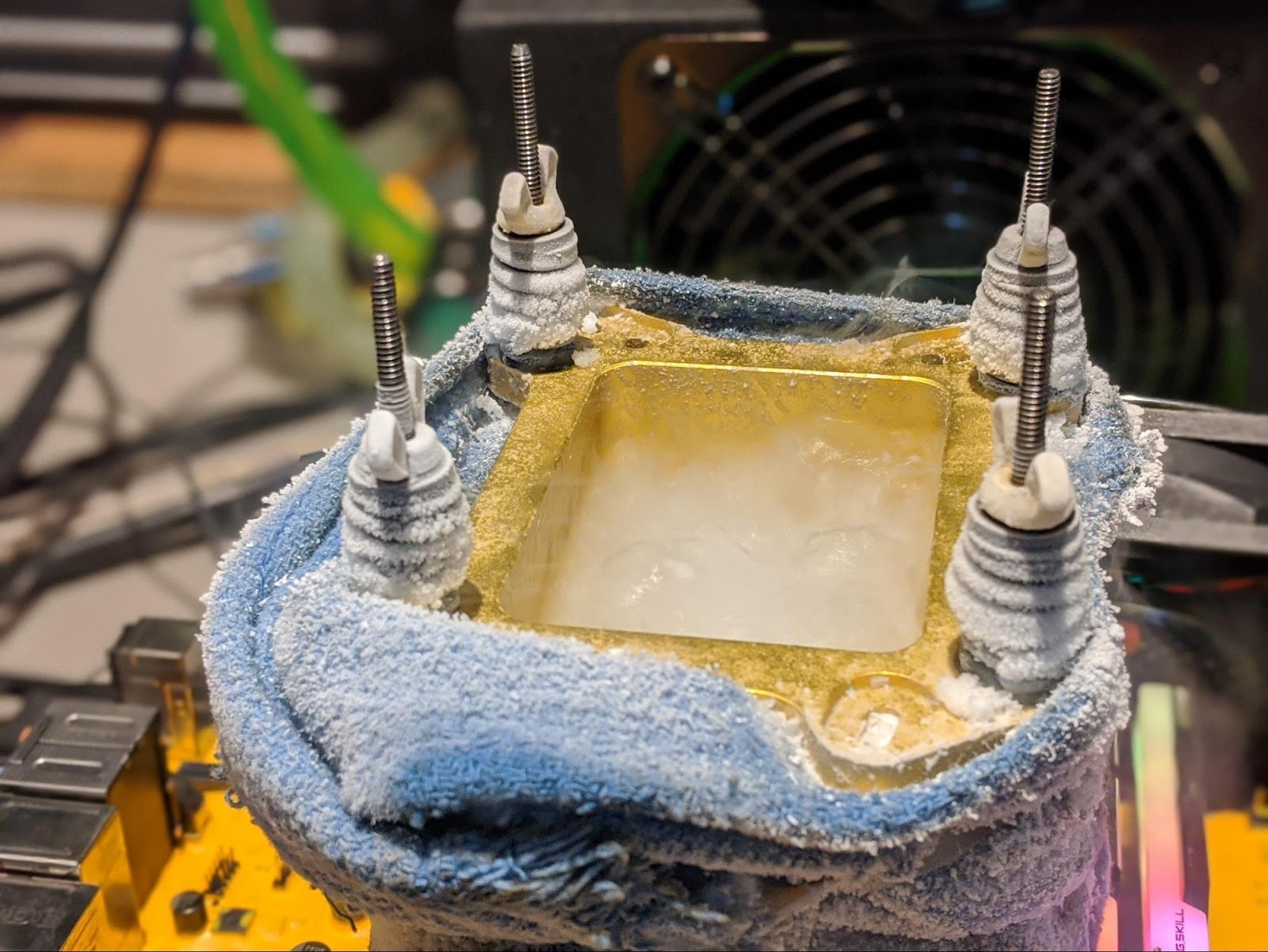 thảo luận - Overclocker chuyên nghiệp Splave phá vỡ kỷ lục với Core i9 ...