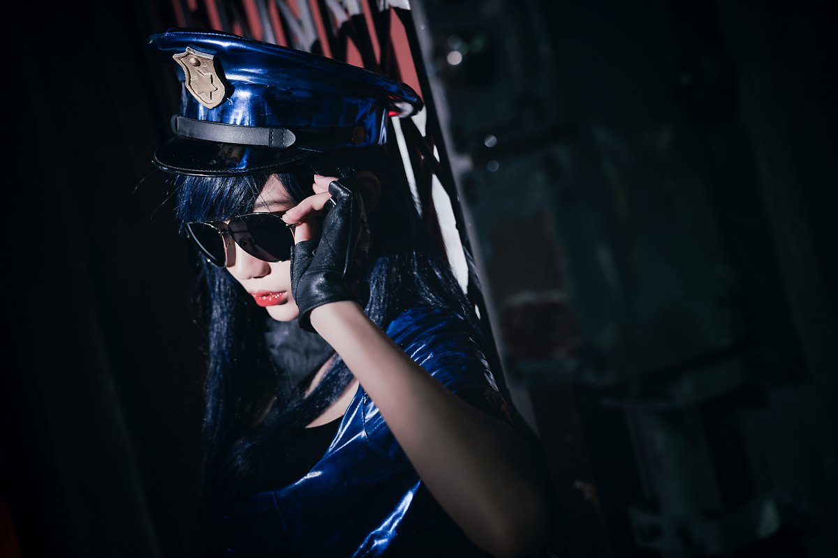 "Rụng tim" với bộ ảnh cosplay Caitlyn xinh như mộng, nhìn là muốn "tan ...