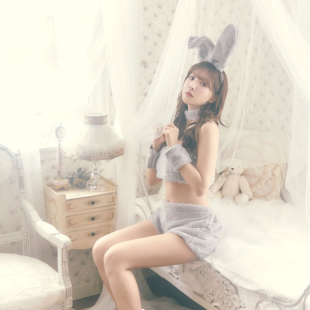 Yua Mikami Tiếp Tục Chiều Lòng Fan Ra Mắt Bộ ảnh Thời Trang đầy Sexy