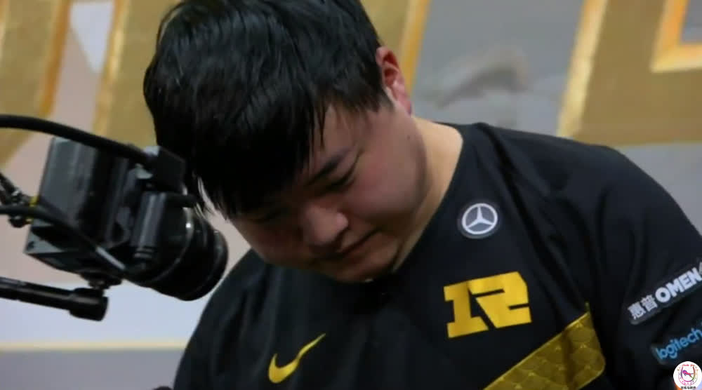 Không phải FPX, T1 hay DK, đây mới là nhân vật khiến fan RNG "sợ toát mồ hôi" ở CKTG