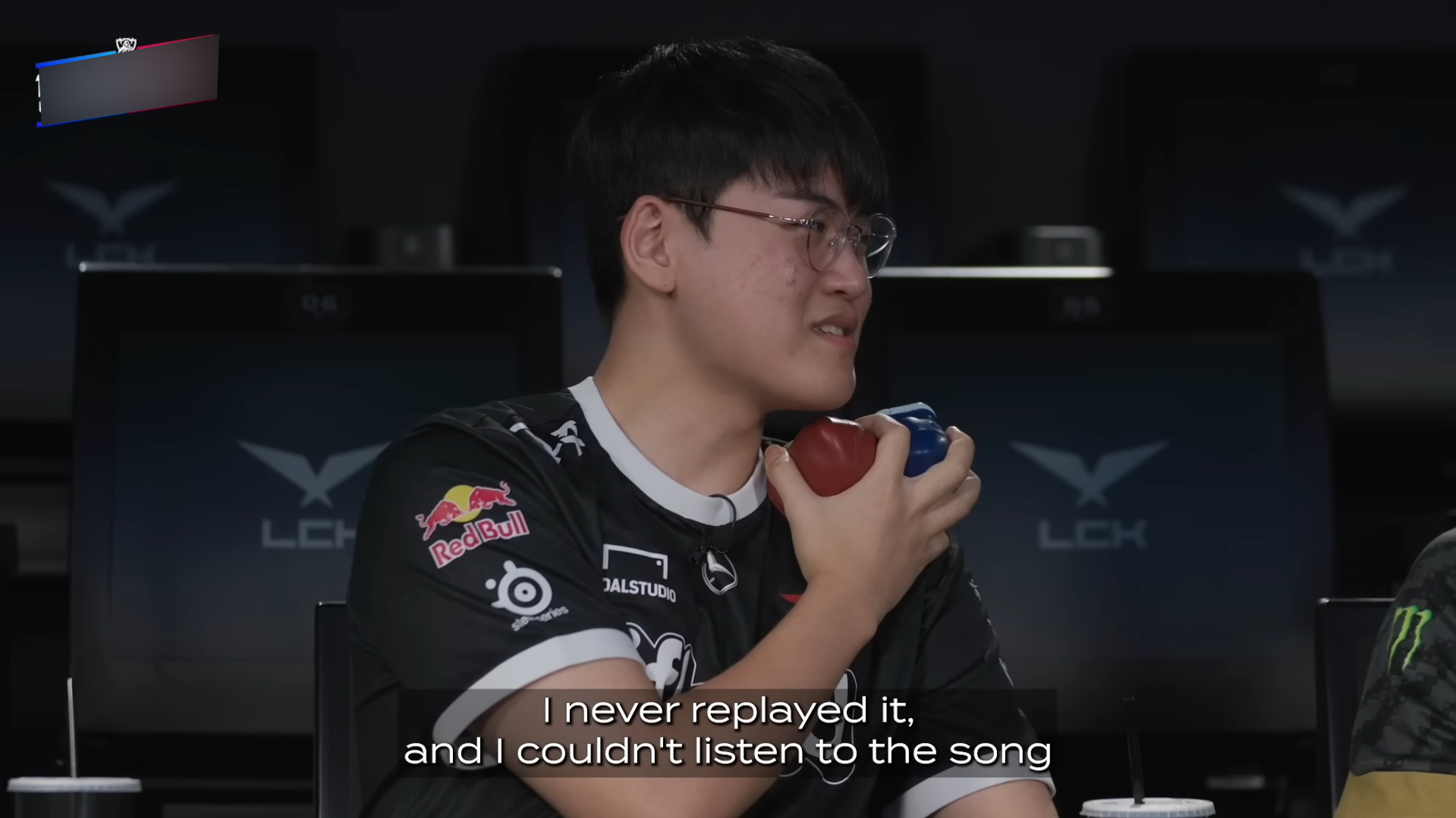 Fan T1 tranh cãi dữ dội liên quan đến content của LCK về các kỳ CKTG