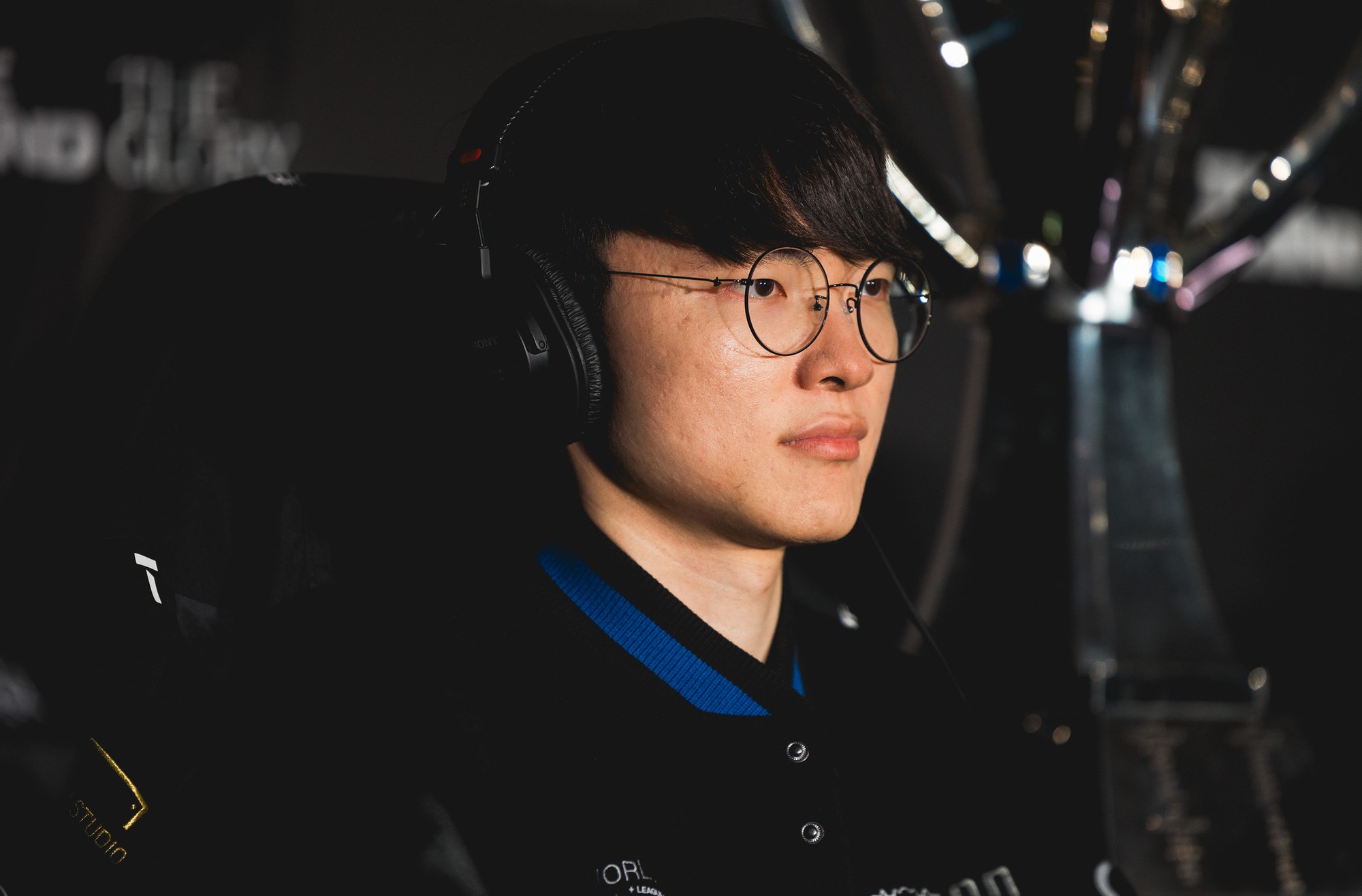 Trong cùng ngày, Faker và T1 lập một loạt kỷ lục lịch sử mà không một ...