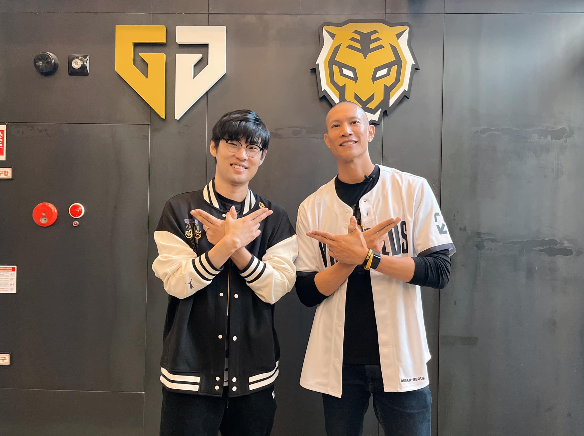 Gen.G "giúp" LPL lập thêm cột mốc trong ngày rời CKTG 2023, GAM "nằm không cũng bị vạ lây"