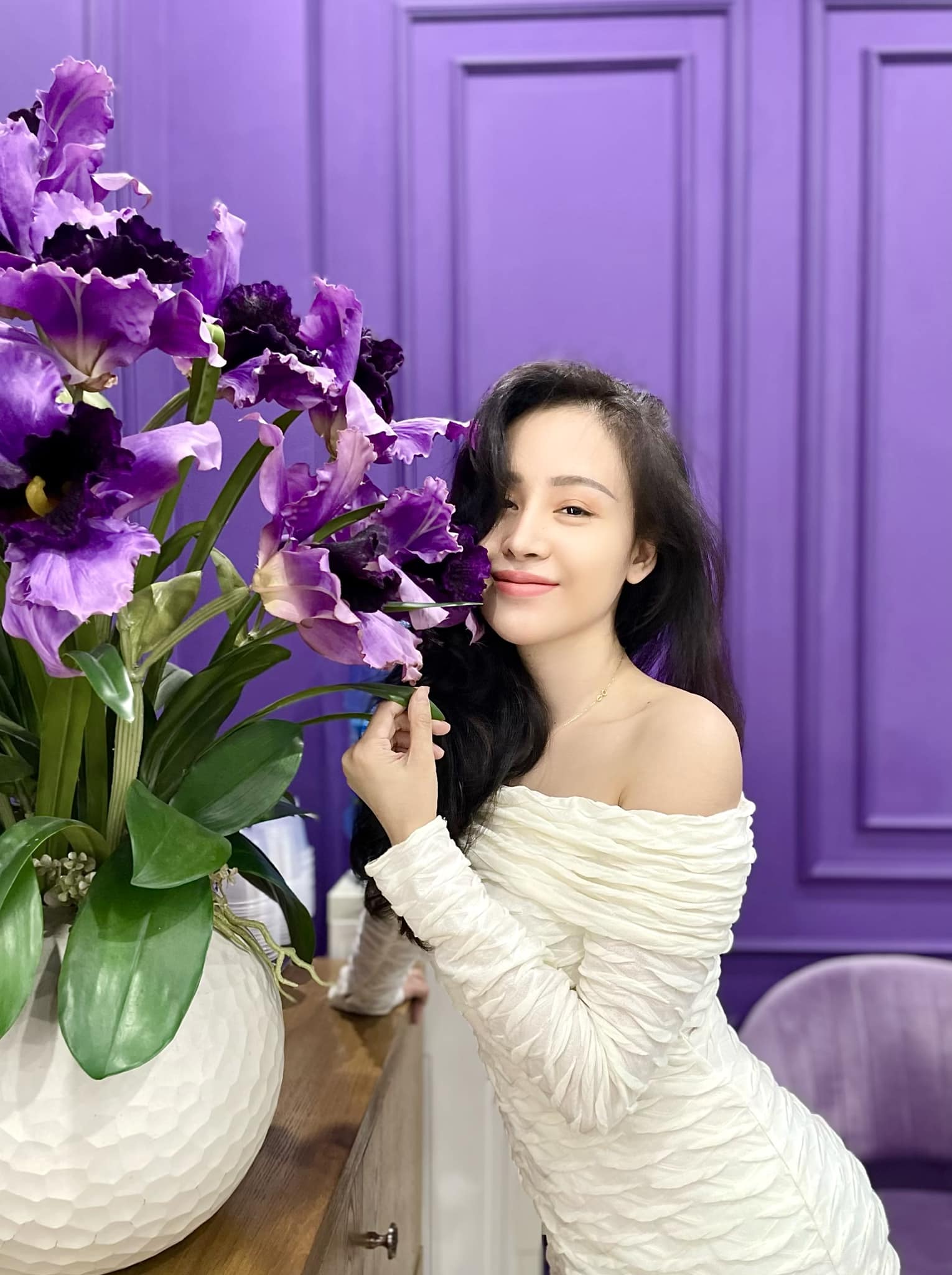 Bà Tưng "tái xuất", phong cách gây bất ngờ