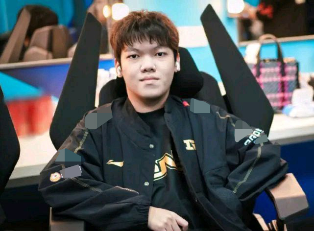 Angel tiết lộ SofM từng không xác định được tương lai, có thể từ giã sự nghiệp tuyển thủ