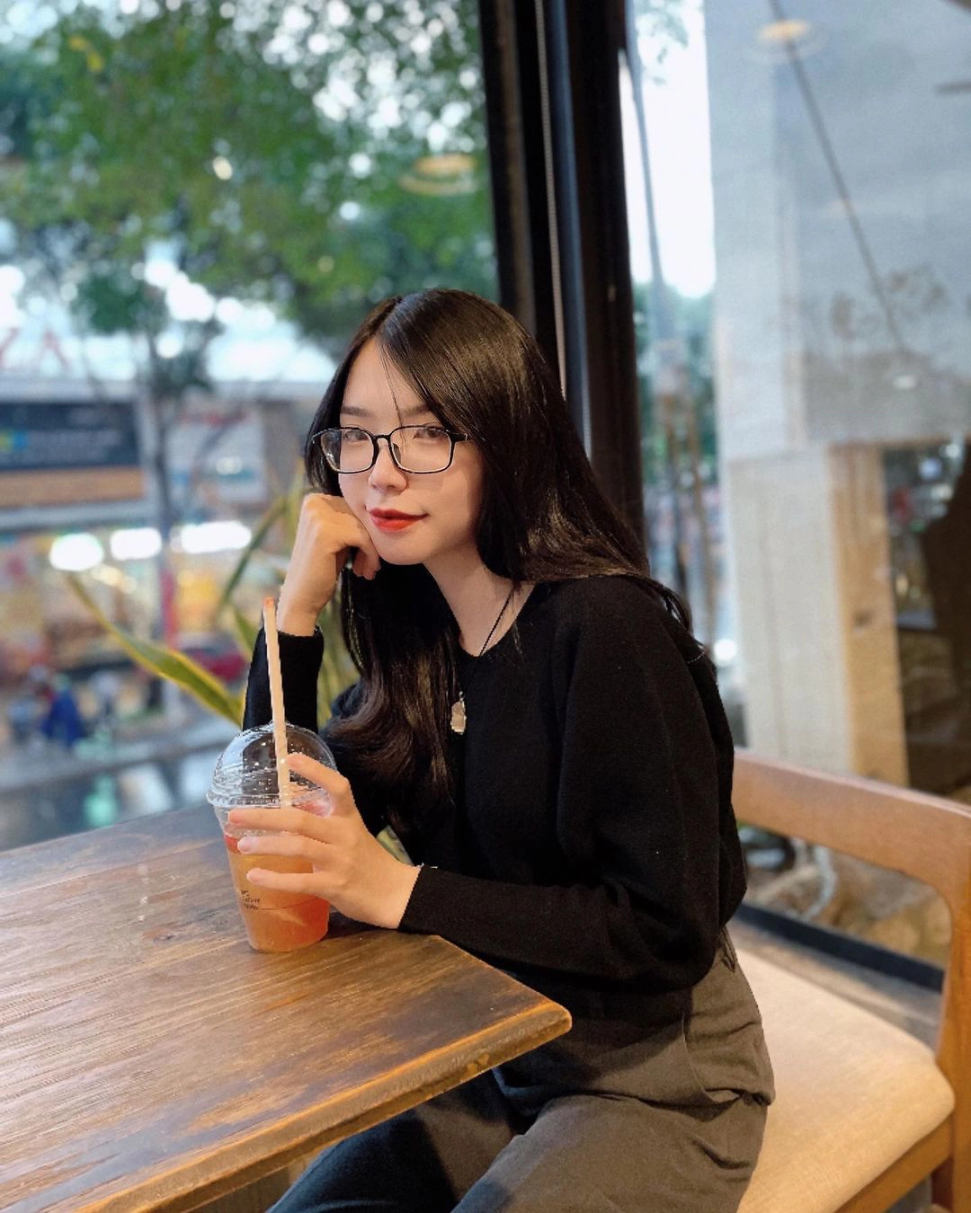 3 nữ MC xinh đẹp của VCS trong tà áo dài: mỗi người một vẻ mười phân vẹn mười