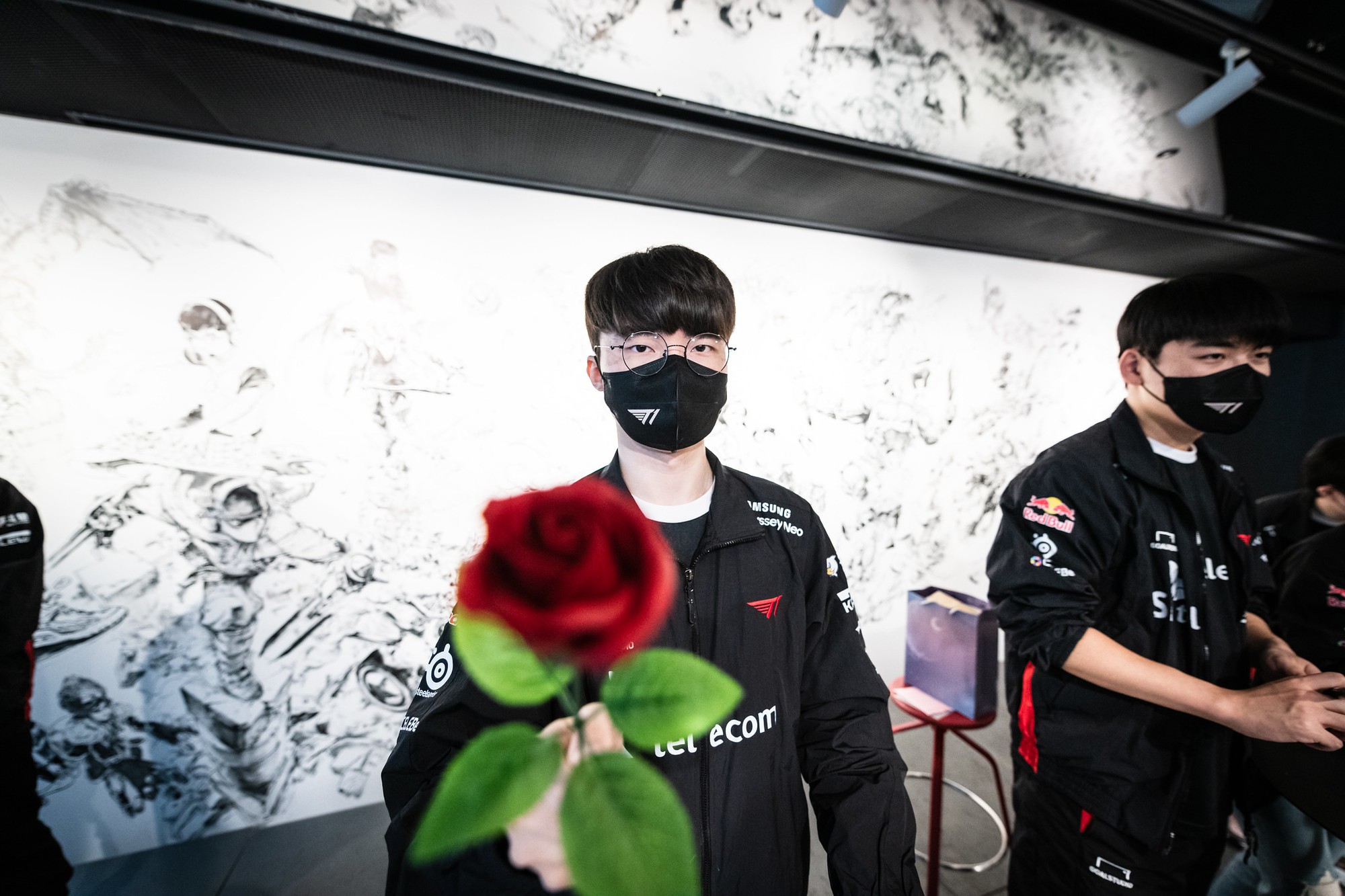 Truyền thông Hàn tiết lộ Faker từng từ chối hợp đồng trị giá mấy trăm tỷ của LPL