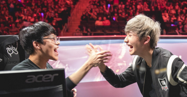 Đạt thành tích khủng khi thắng T1, Peanut bị chính bạn thân đưa ra yêu cầu "khó đỡ"