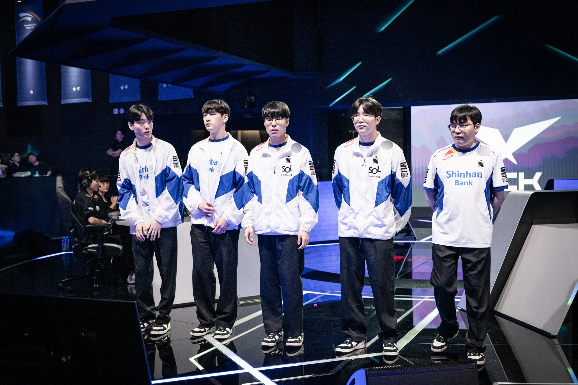 Fan T1 lo ngại kịch bản cũ lặp lại khi DRX bước vào vòng playoffs