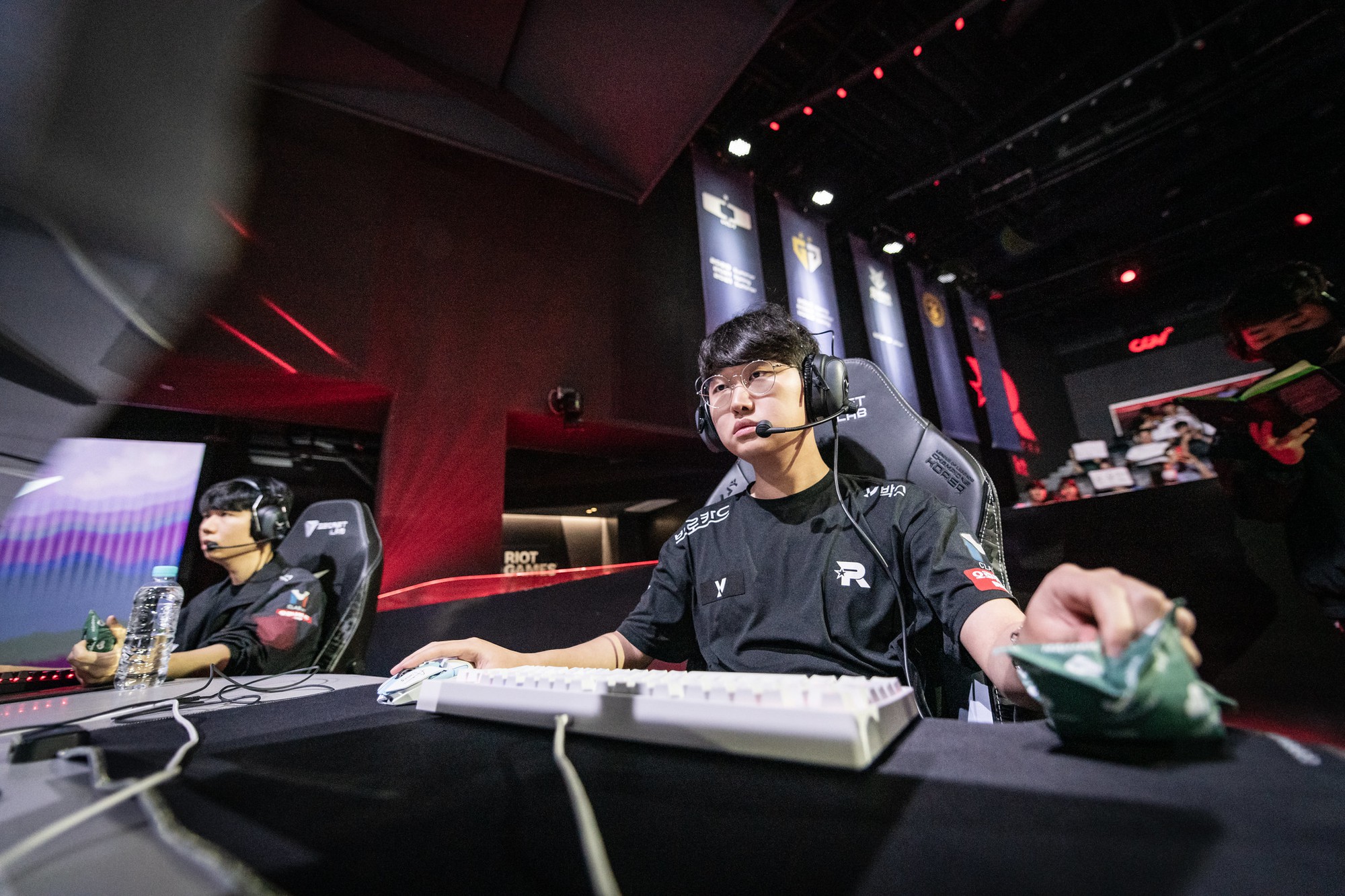 Clid chính thức lĩnh án của LCK, khán giả nhắc tên một Siêu Xạ Thủ khác cũng cần bị xử lý