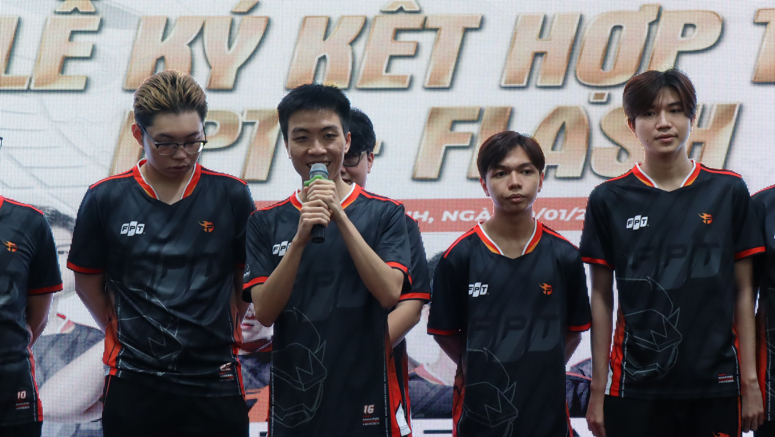 FPT TELECOM công bố hợp tác chiến lược cùng Team Flash