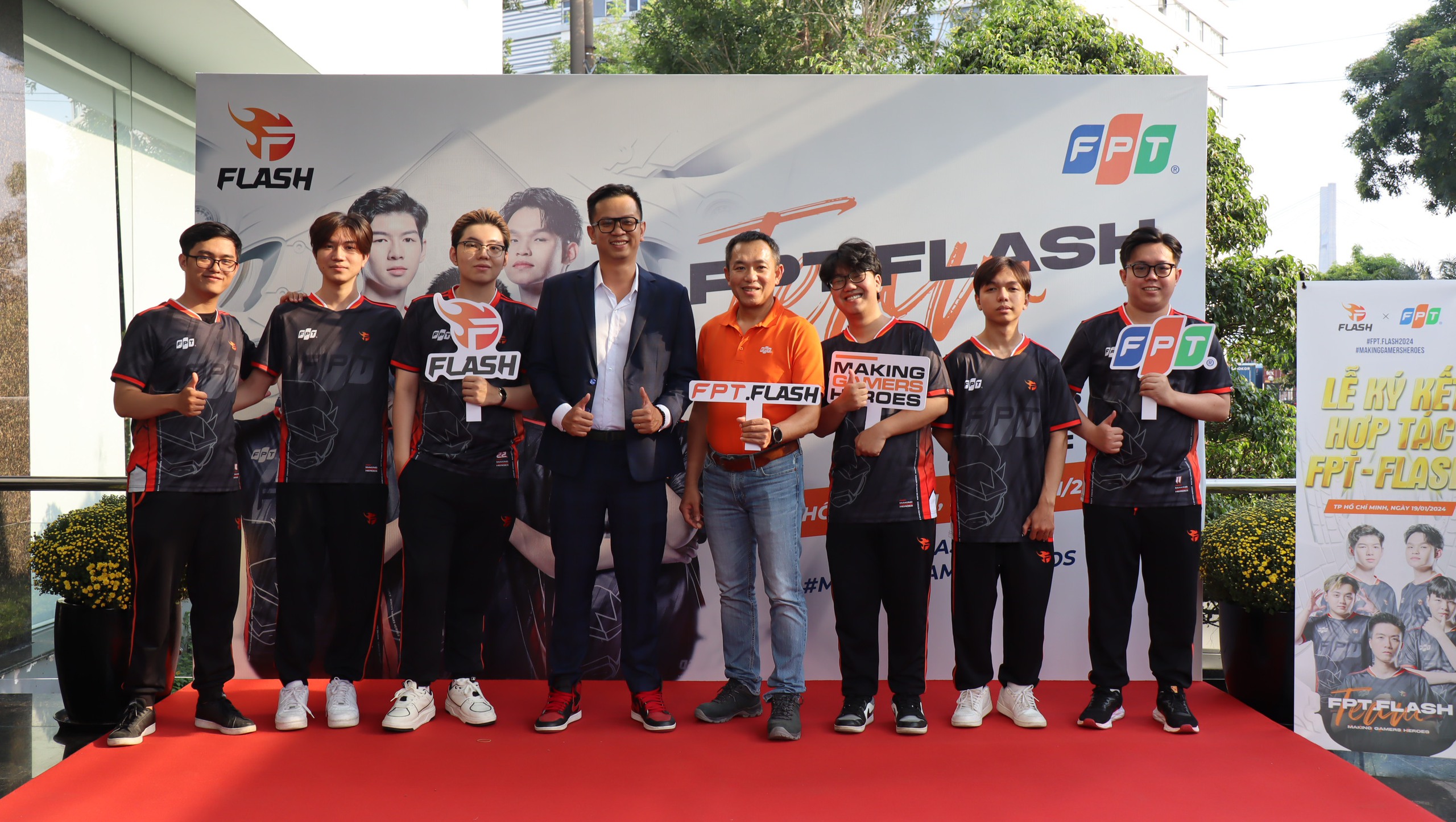 FPT TELECOM công bố hợp tác chiến lược cùng Team Flash