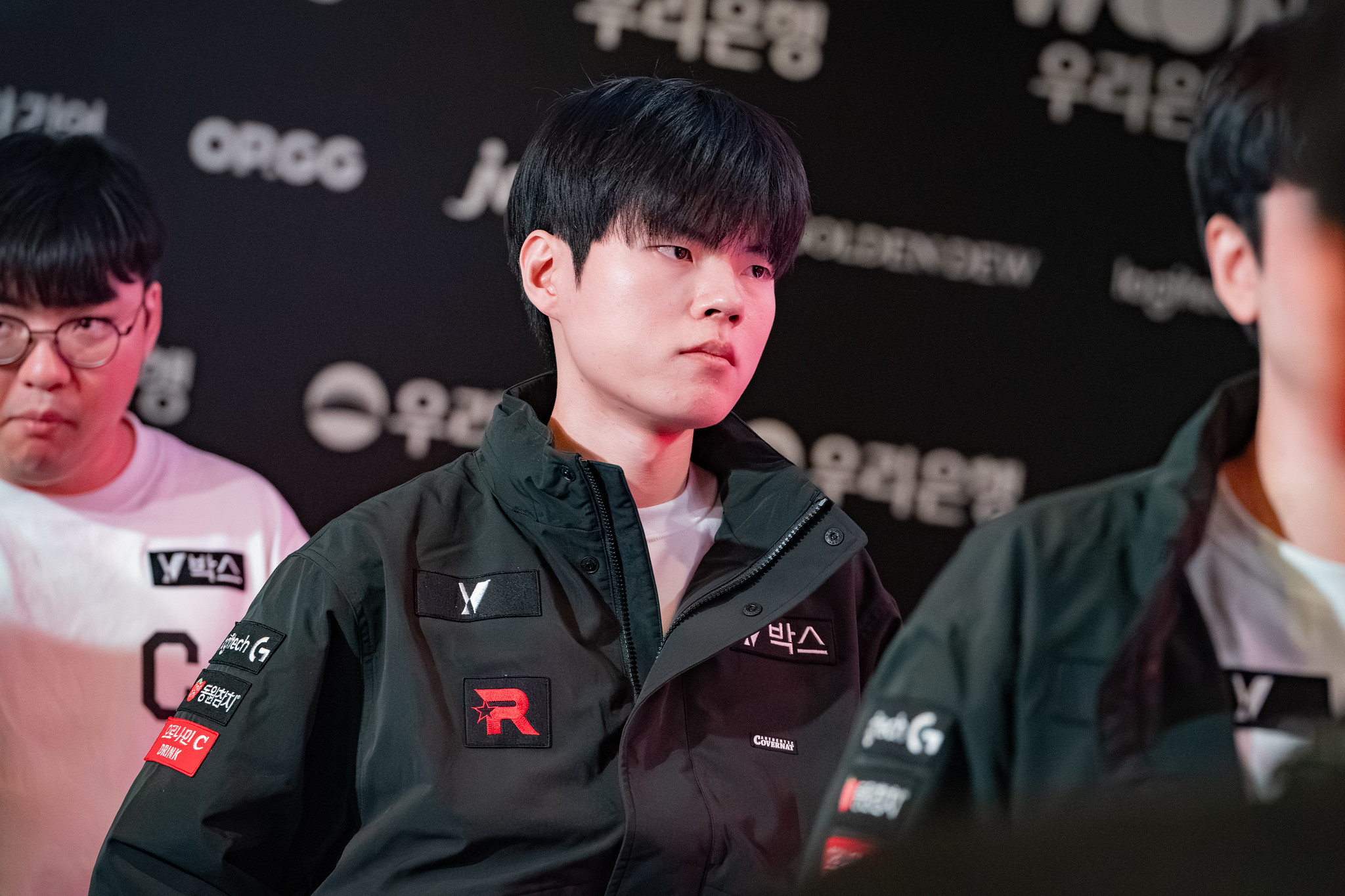 KT thua trận đầu tiên của mùa giải nhưng khán giả đã chốt lời phũ dành cho Deft