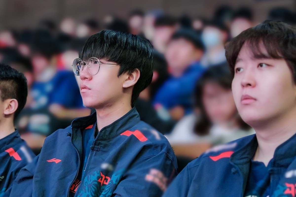 Ruler "gánh" JDG và cả LPL nhưng lại bị khán giả khu vực cho là "vết đen" vì lý do khó chấp nhận