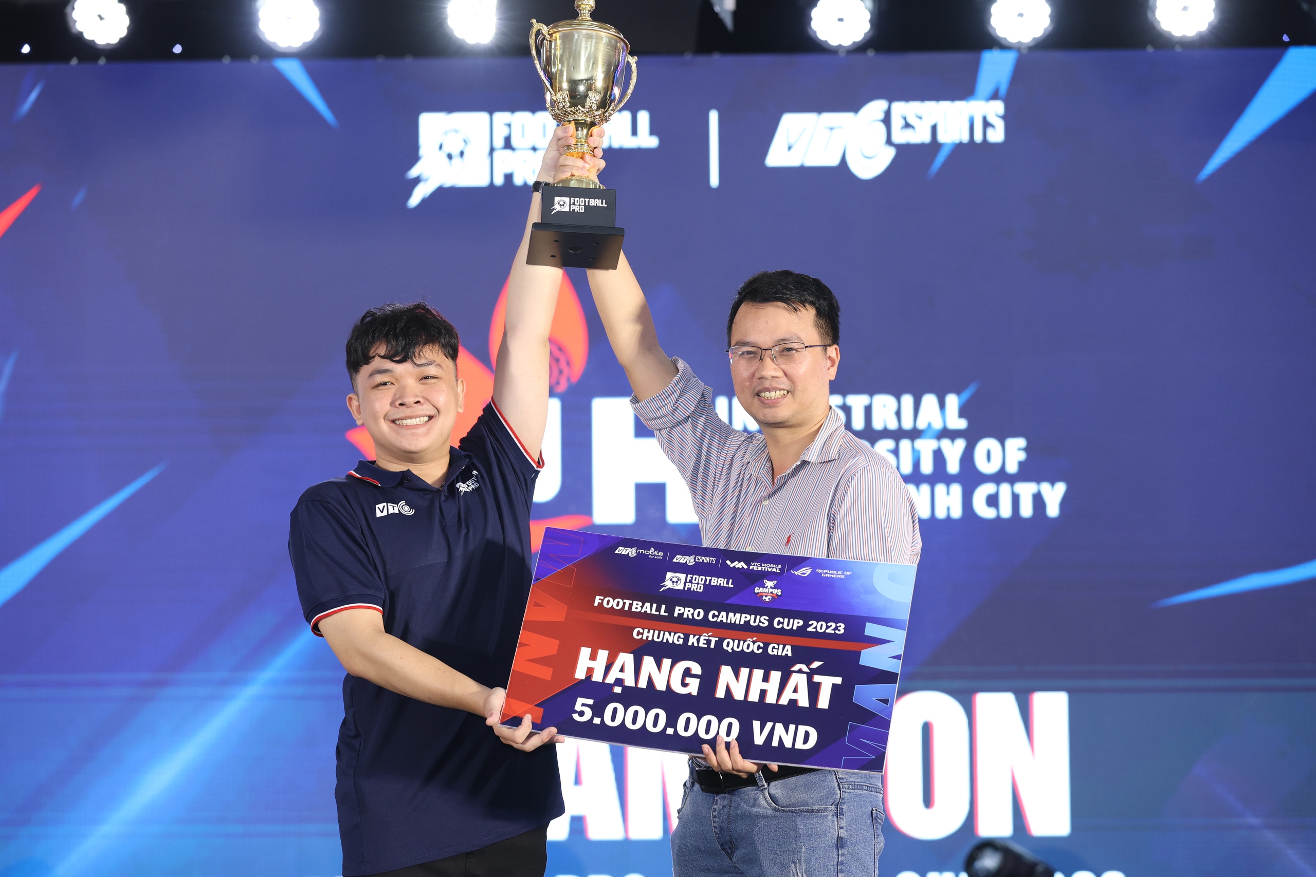 VTC Mobile Festival với hơn 4.000 game thủ tham gia - “Đại tiệc” tri ân ...
