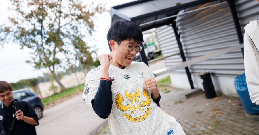 Kiaya có pha "văng tục" ngay trong trận đấu khiến fan LCS cay cú