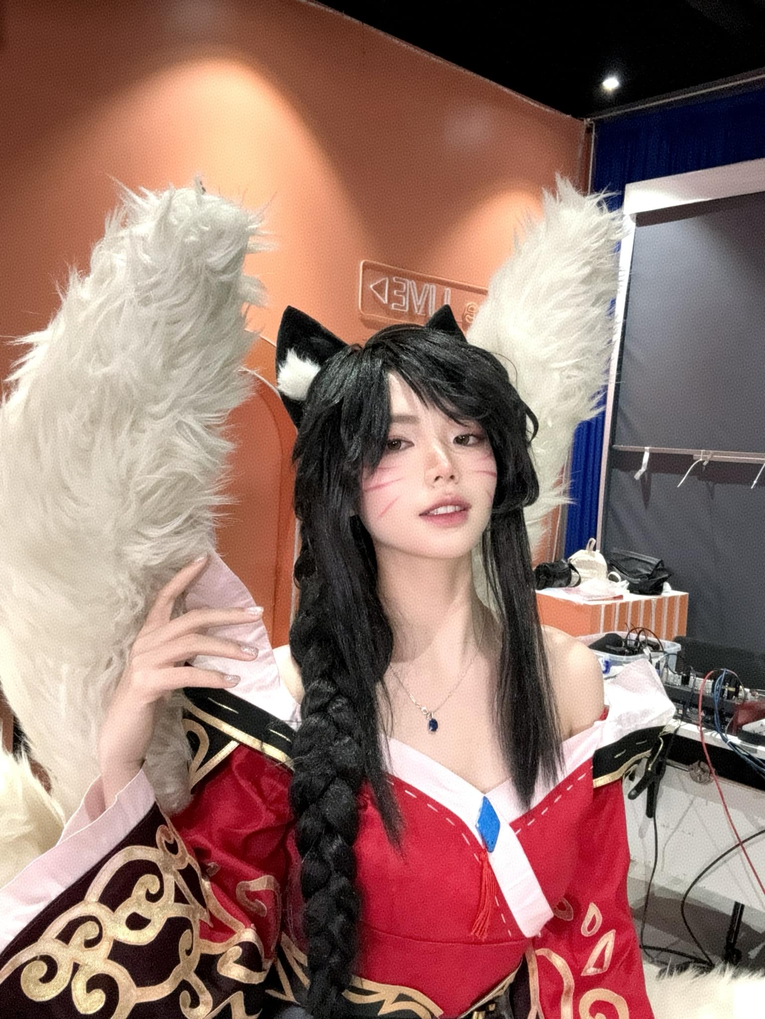 Cosplay Ahri cực kỳ nóng bỏng, Remind hỏi fan nam đã hối hận chưa