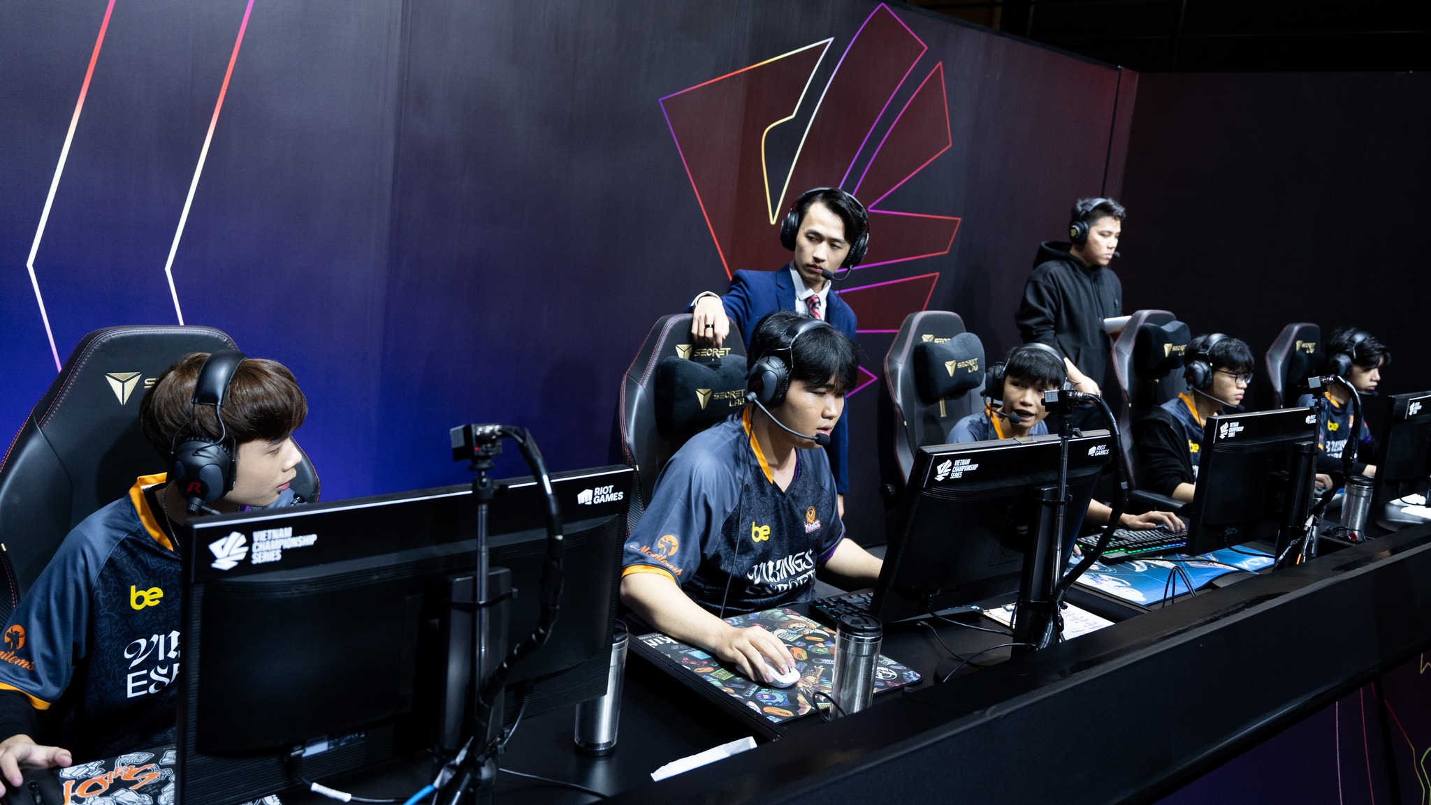 VKE lập thành tích "muối mặt", khán giả VCS soi lại lịch sử phát hiện sự thật ngỡ ngàng