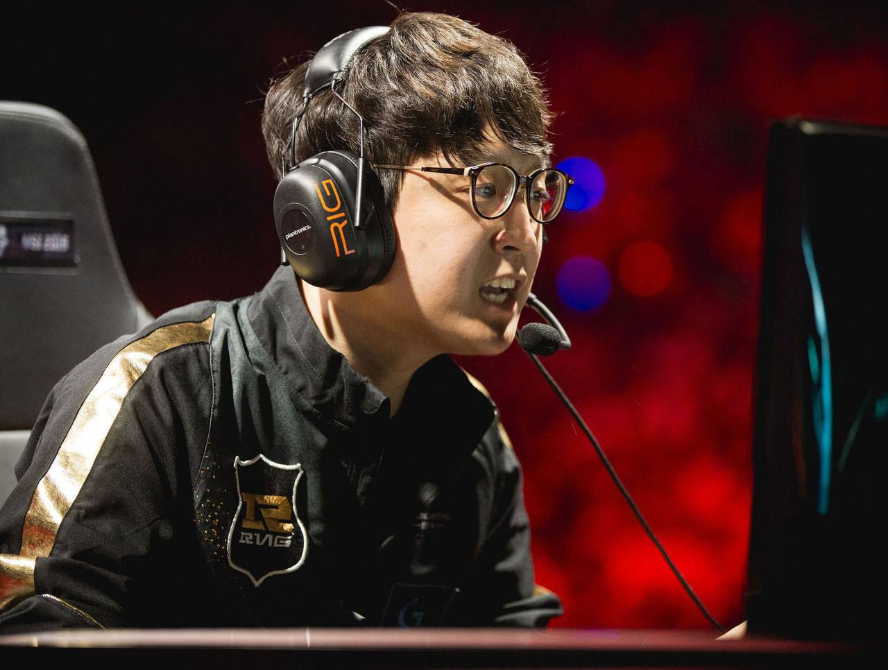 Cùng thay đổi nhân sự giữa mùa, cả T1 và Gen.G đều khiến dân tình xôn xao