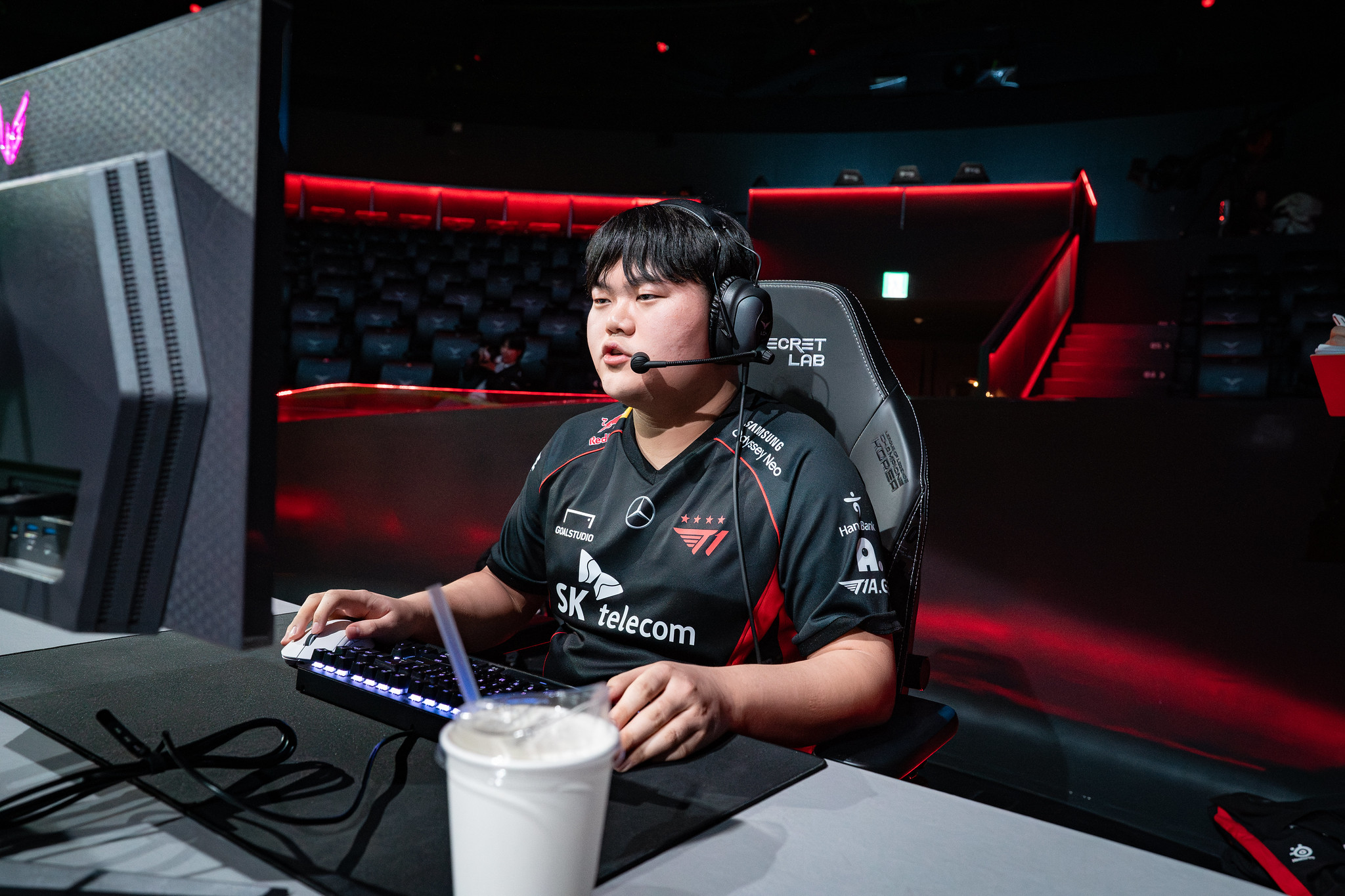 Chứng kiến sao trẻ T1 được "gánh", khán giả nhắc đến "người thay thế tội nghiệp của Faker"