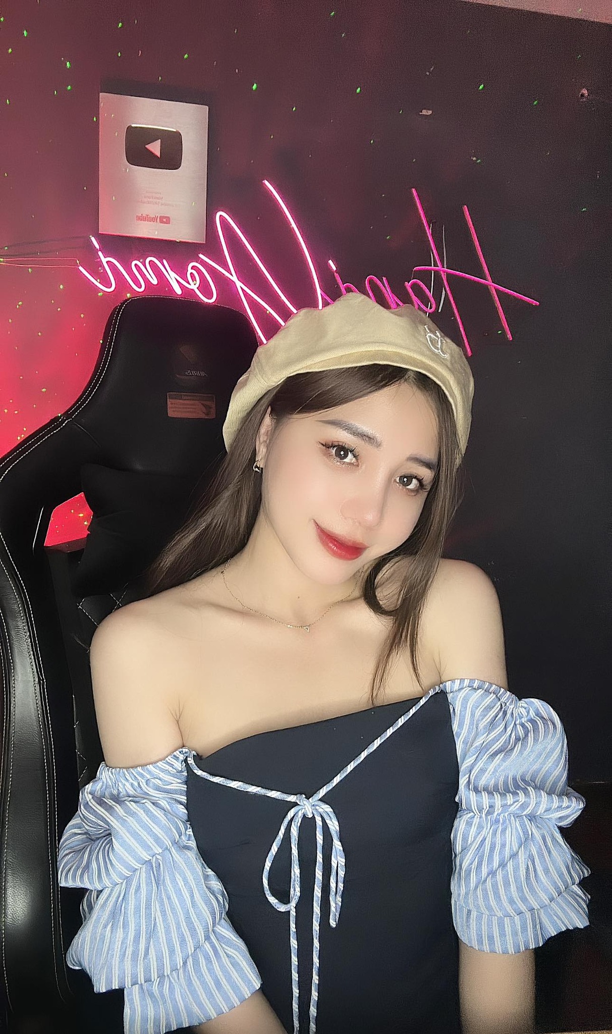 Gái xinh nổi bật giữa dàn sao team Độ Mixi, quá khứ thân thiết với ...