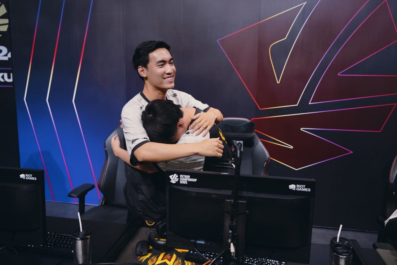 Cái kết của cuộc tranh cãi "SofM - Levi, ai hơn ai"