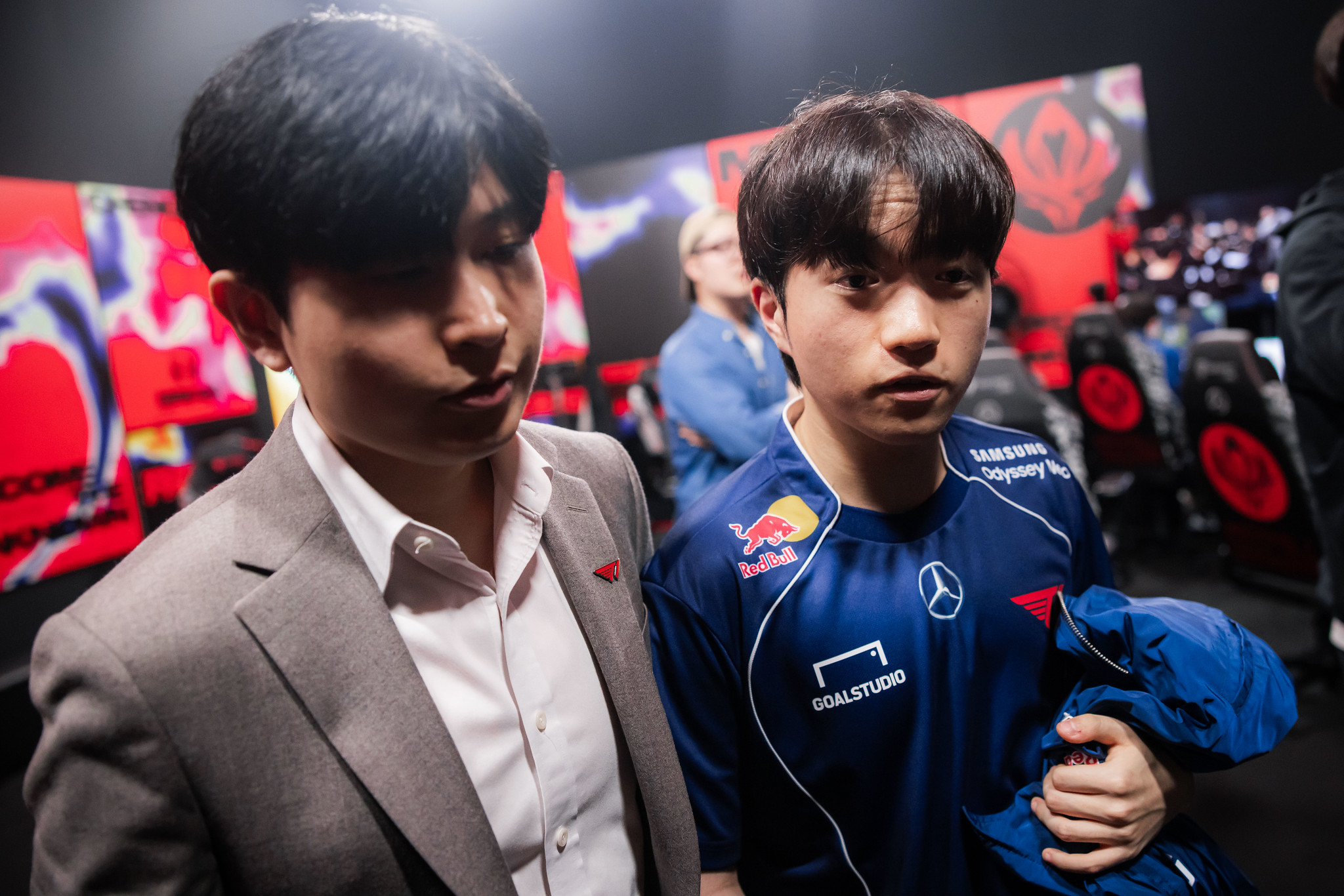 Chỉ một hành động nhỏ của Faker, fan T1 biết rằng điều tệ nhất sau trận ...