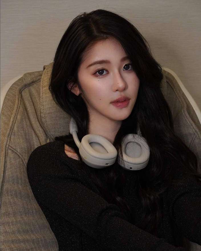 Hào Hứng Tạo Dáng Chụp ảnh Nữ Youtuber Xinh đẹp Bất Ngờ Gặp Sự Cố Khó đỡ 4231