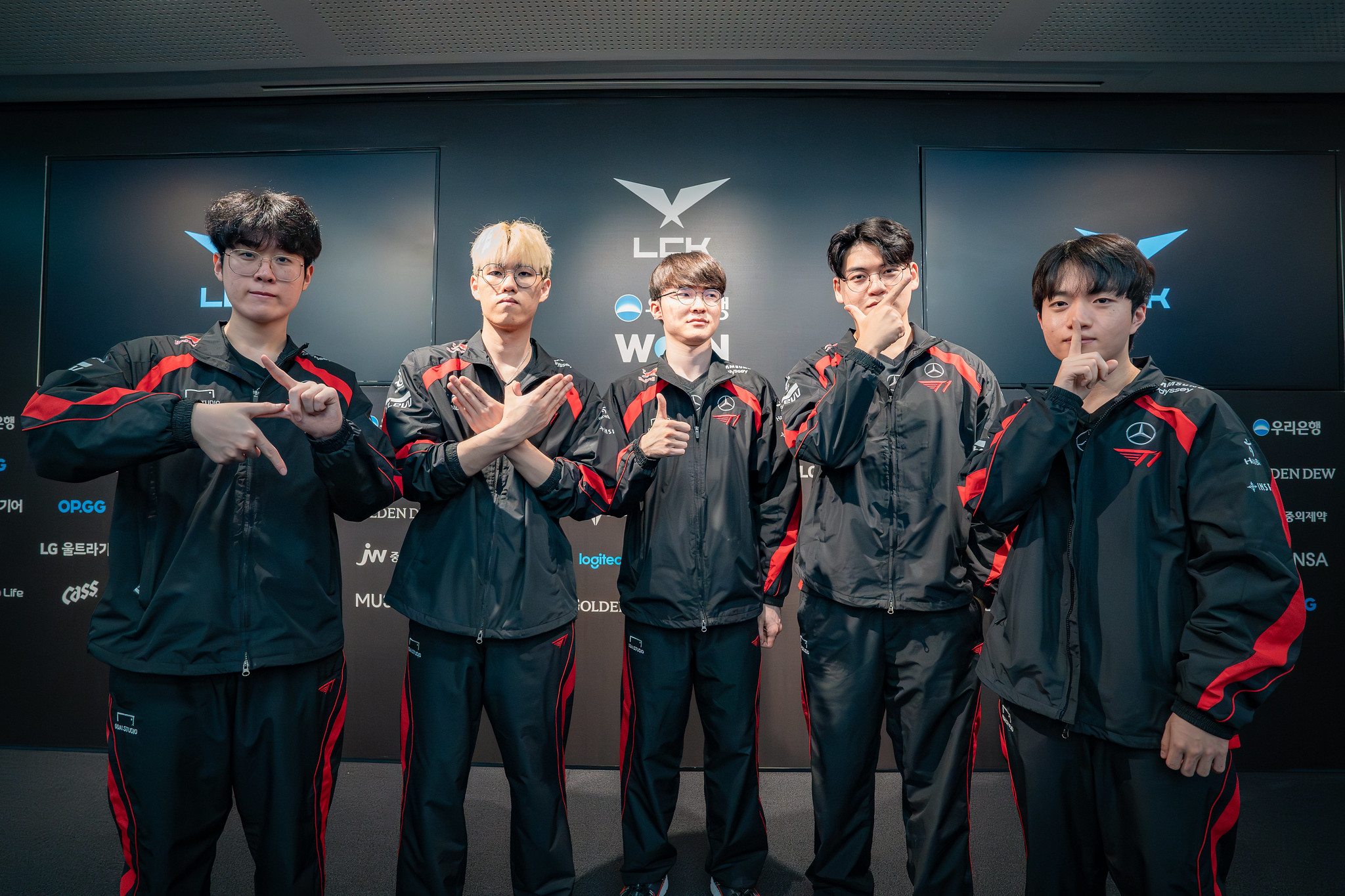 Faker chính thức chấm dứt tranh luận về việc sử dụng skin HoL