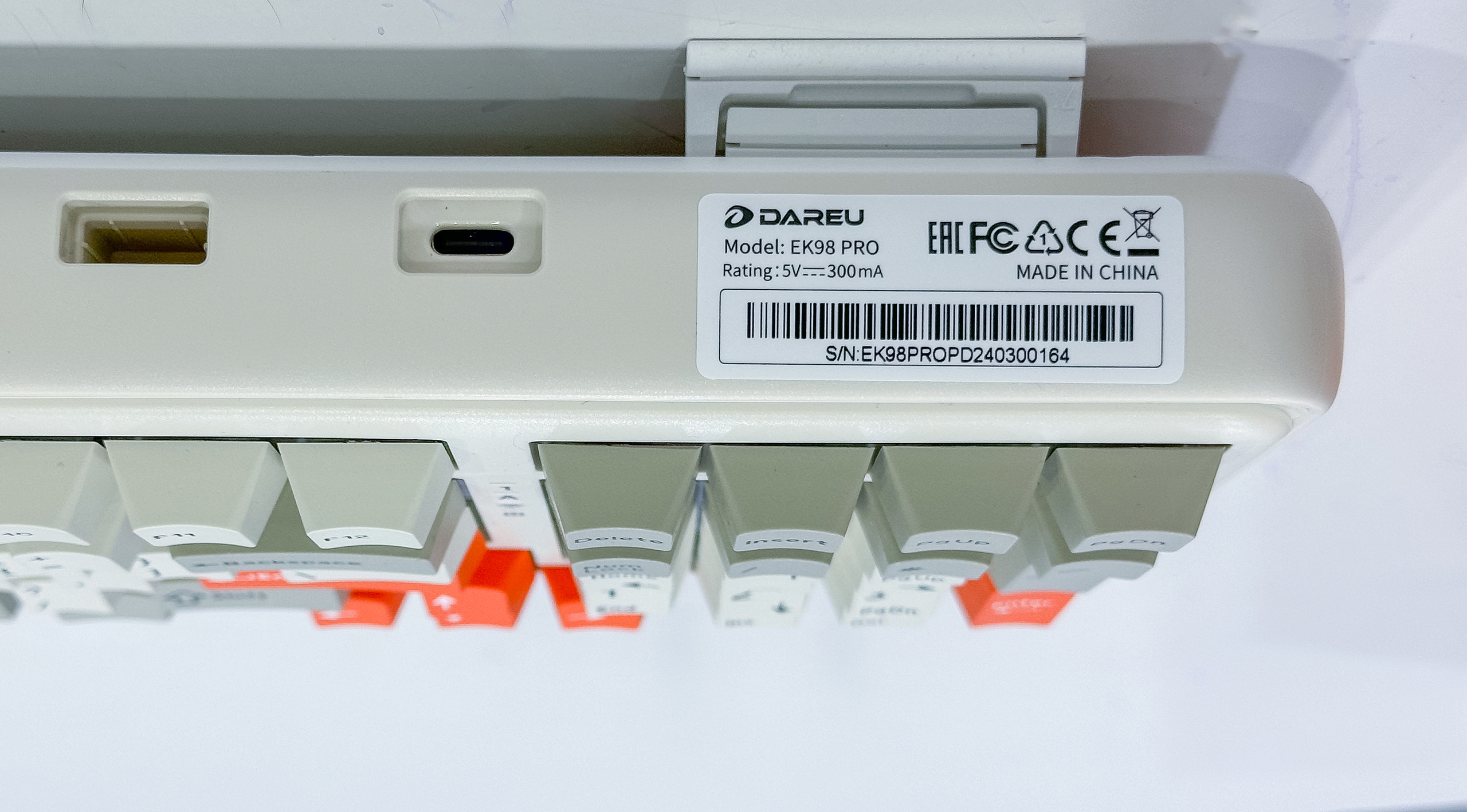 Nâng cấp góc làm việc chuyên nghiệp với bàn phím cơ không dây DareU ...