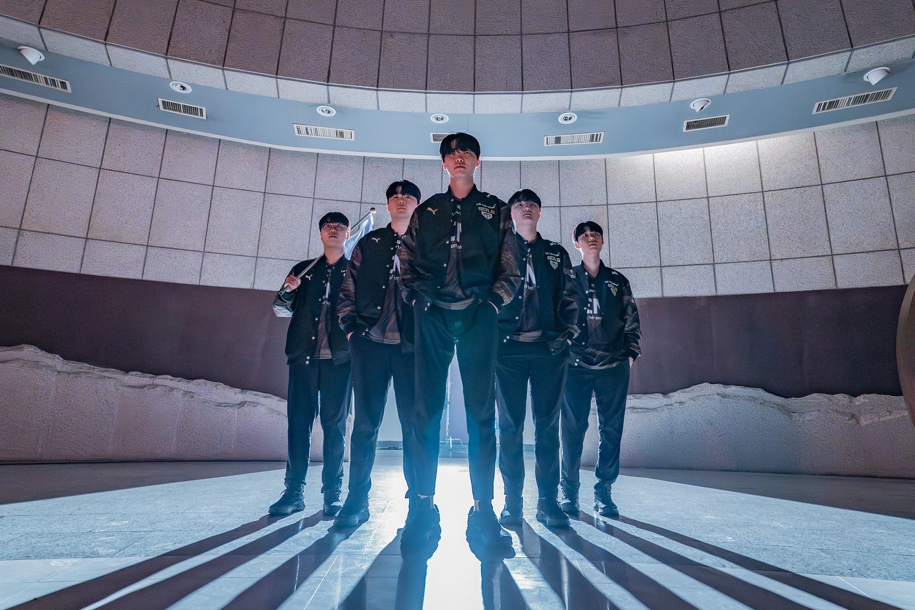 Chovy và Canyon cùng lúc lập kỷ lục mới nhưng số phận thì trái ngược hẳn