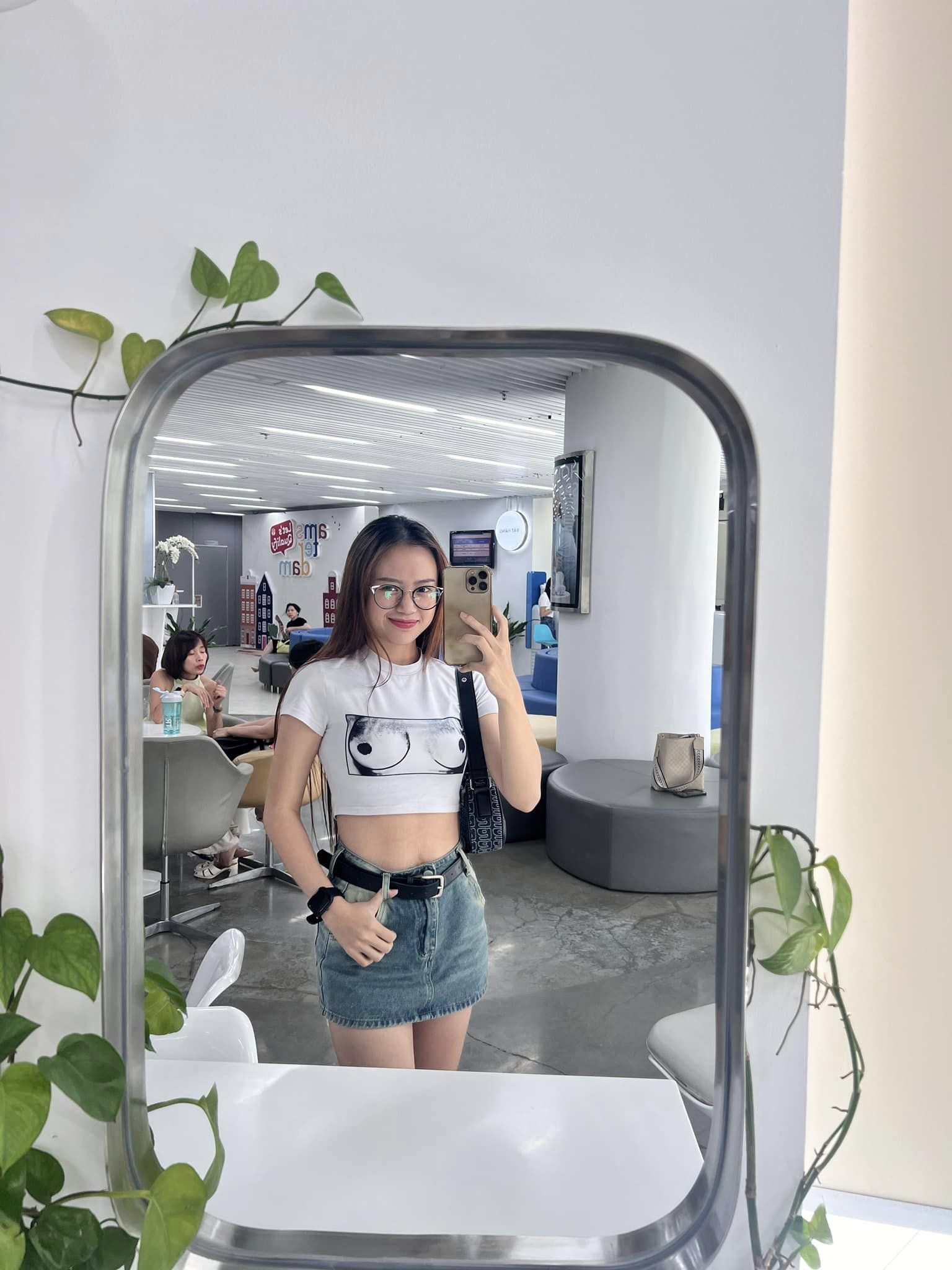 Quá khứ từng là nỗi ám ảnh, Mai Linh Zuto “flex” màn độ dáng nóng bỏng ...