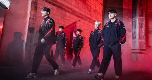 Khán giả LCK có hành động phản cảm, nghi là fan cuồng Faker