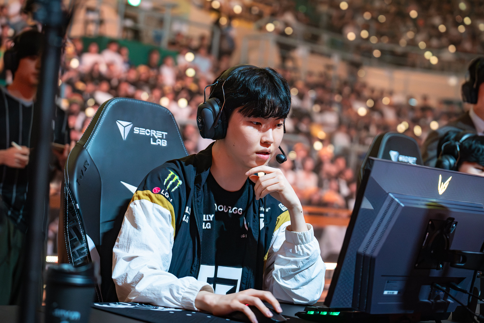 Cộng đồng quốc tế chỉ ra một tuyển thủ xứng danh "Chovy Việt Nam"