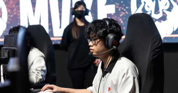 Chứng kiến màn thể hiện của MVKE, khán giả VCS chung một cảm xúc