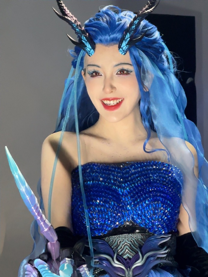 Cosplay "thánh nữ" trong phim Na Tra, nữ MC LPL "đứng hình" khi nhận ...