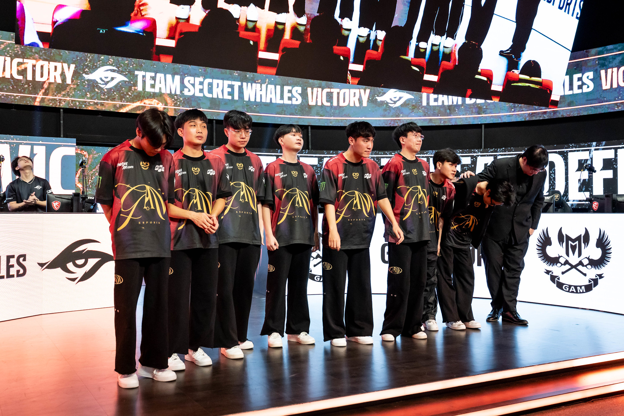 Trong cùng ngày, fan GAM và VCS đón loạt "tin xấu"