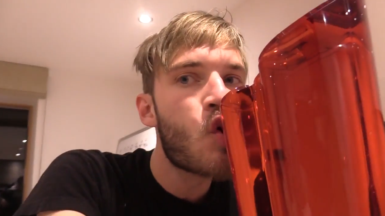 Ruby Play Button: Sau cú lừa ngoạn mục mang về 50 triệu sub, PewDiePie ...