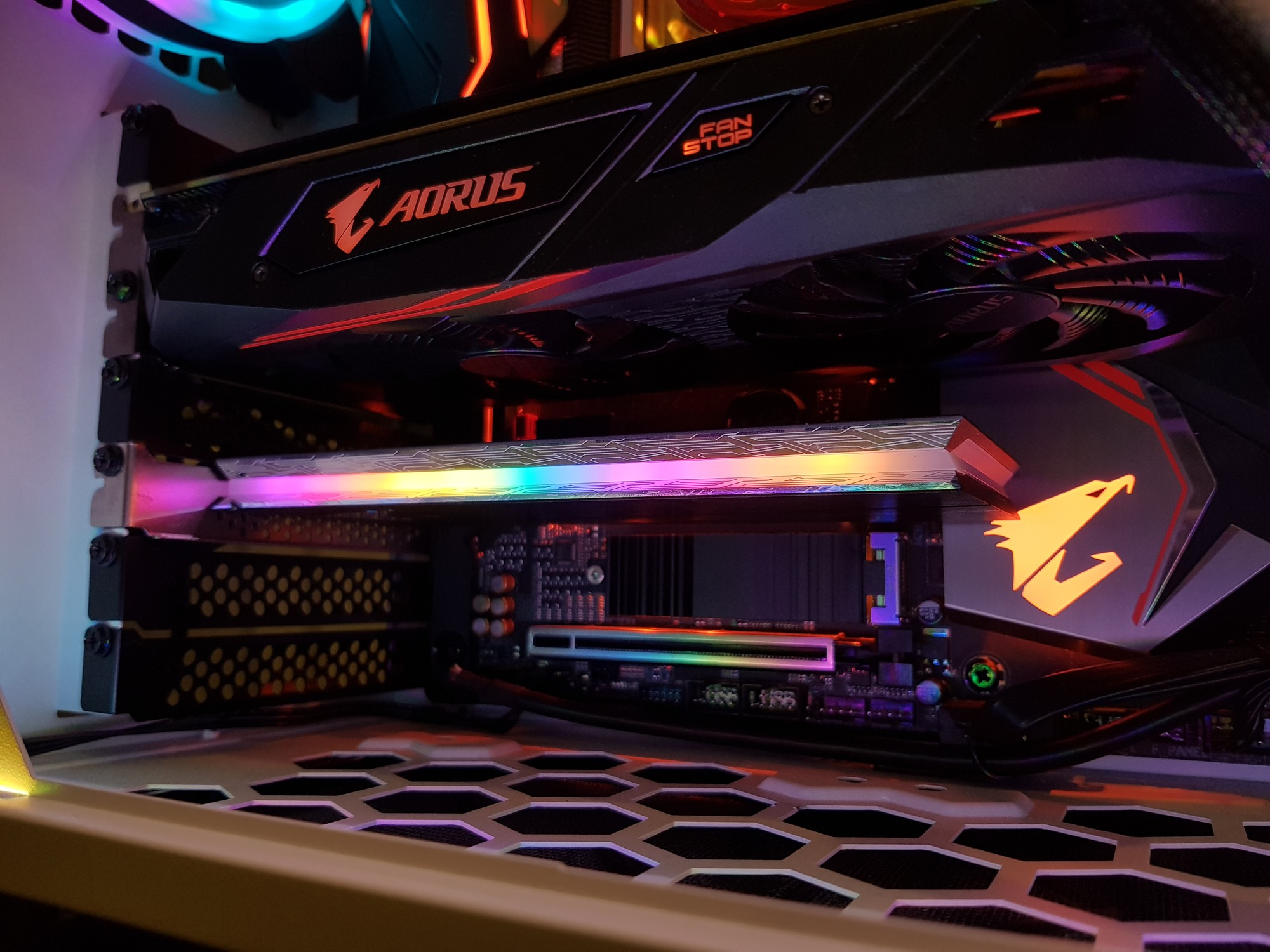 Aorus RGB AIC NVMe: Đánh giá SSD Aorus RGB AIC NVMe: Tốc độ thần sầu ...
